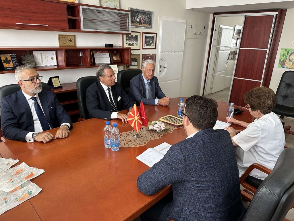 Donation of four infusion pumps to the University Clinic for Children’s ...